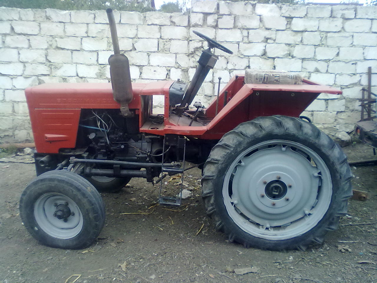 Tractoare T 25 3500euro 2700euro