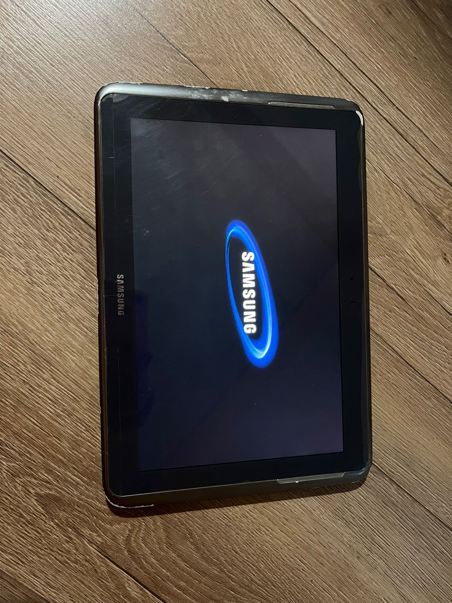 Планшет Samsung Model: GT-N8010