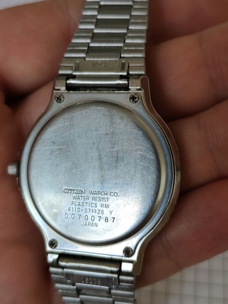 Продам часы Citizen аккумулятор на солнечной батарее