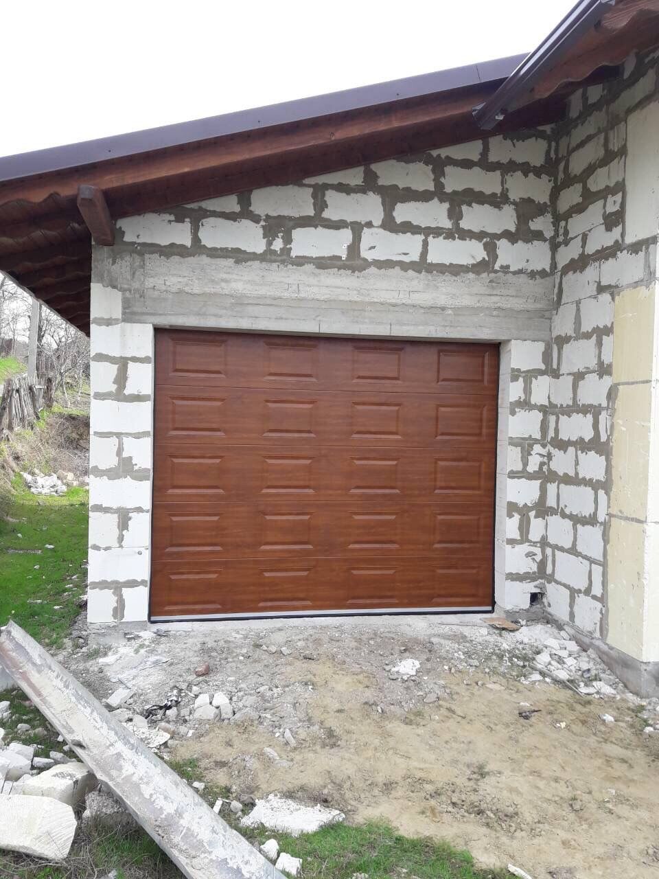 Porti sectionale pentru garaje. Calitate garantata. Garantie 3 ani!