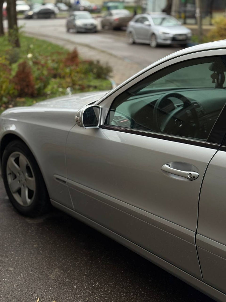 Mercedes E-Class an. 2006 cu rulaj 111 km, Diesel, 7500