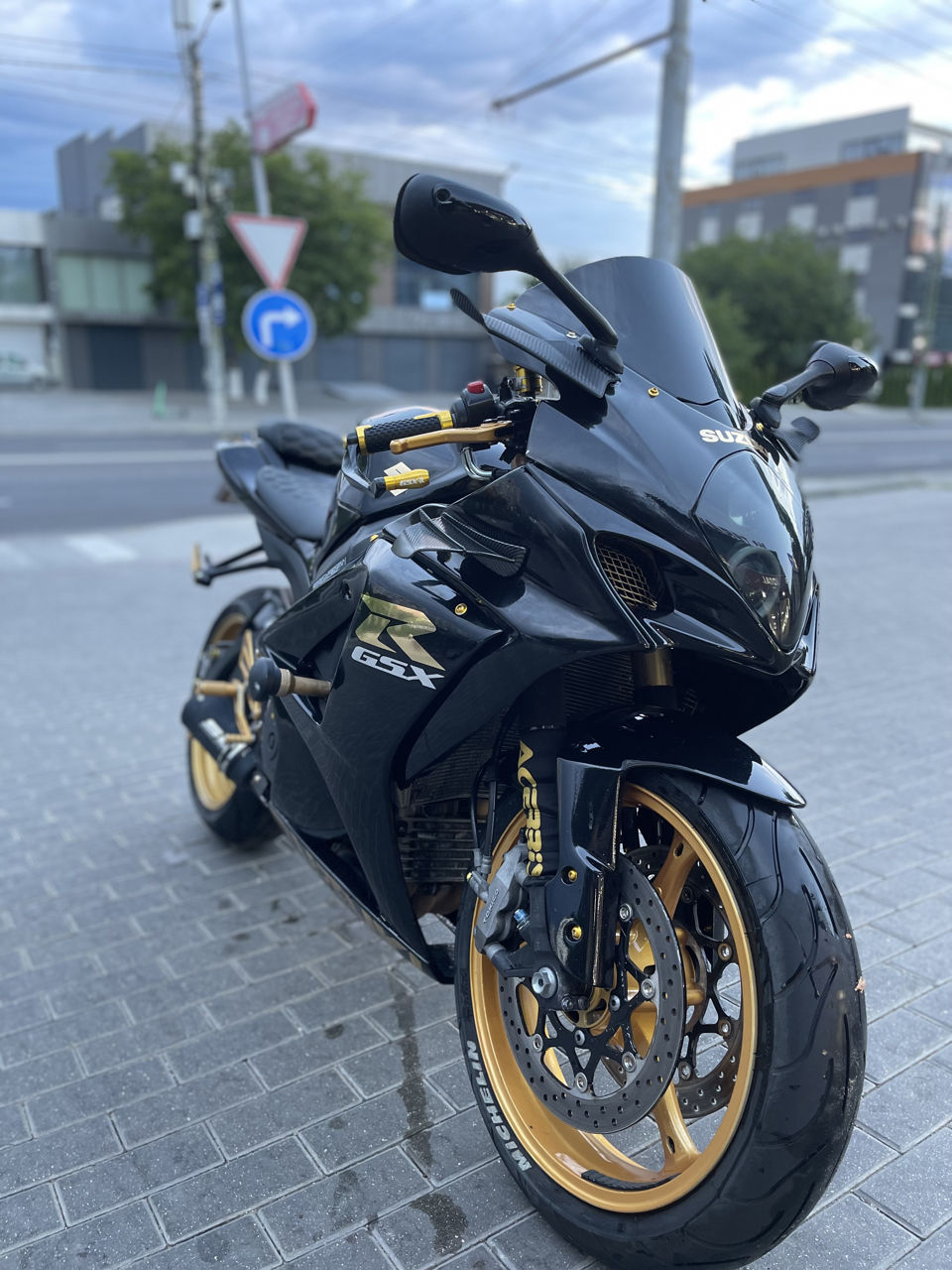 Suzuki GSXR 1000 K8
