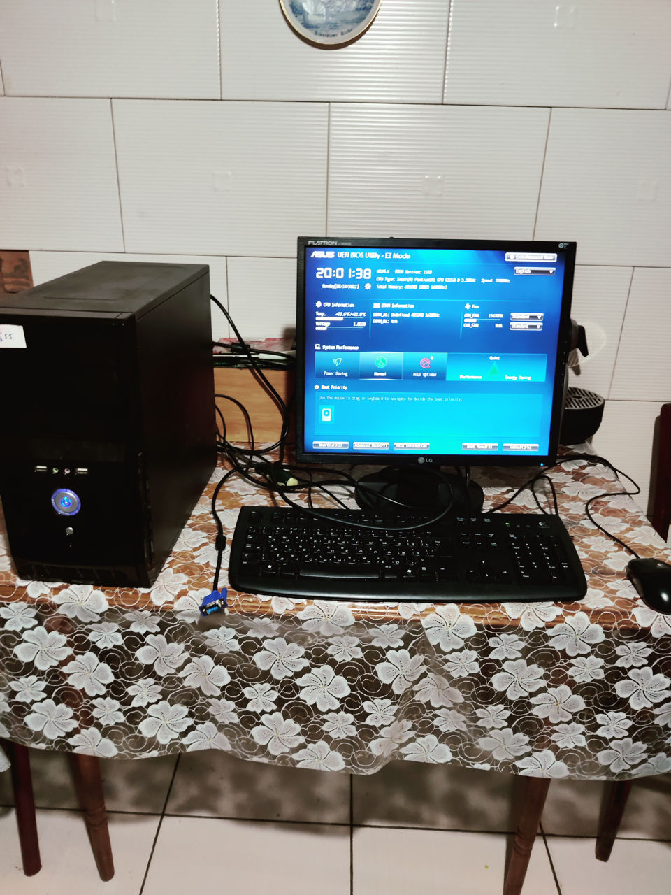 Vind 3 calculatoare de masă, doua Intel core doi duo 280ghz, și unul Intel pentium 3.30ghz