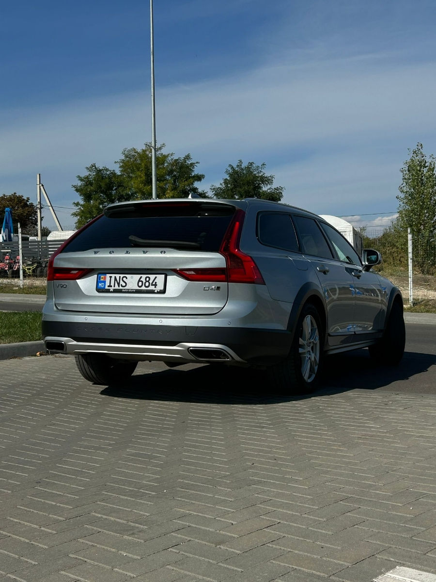 Volvo V90 Cross Country an. 2019 cu rulaj 219000 km, Diesel, 20900