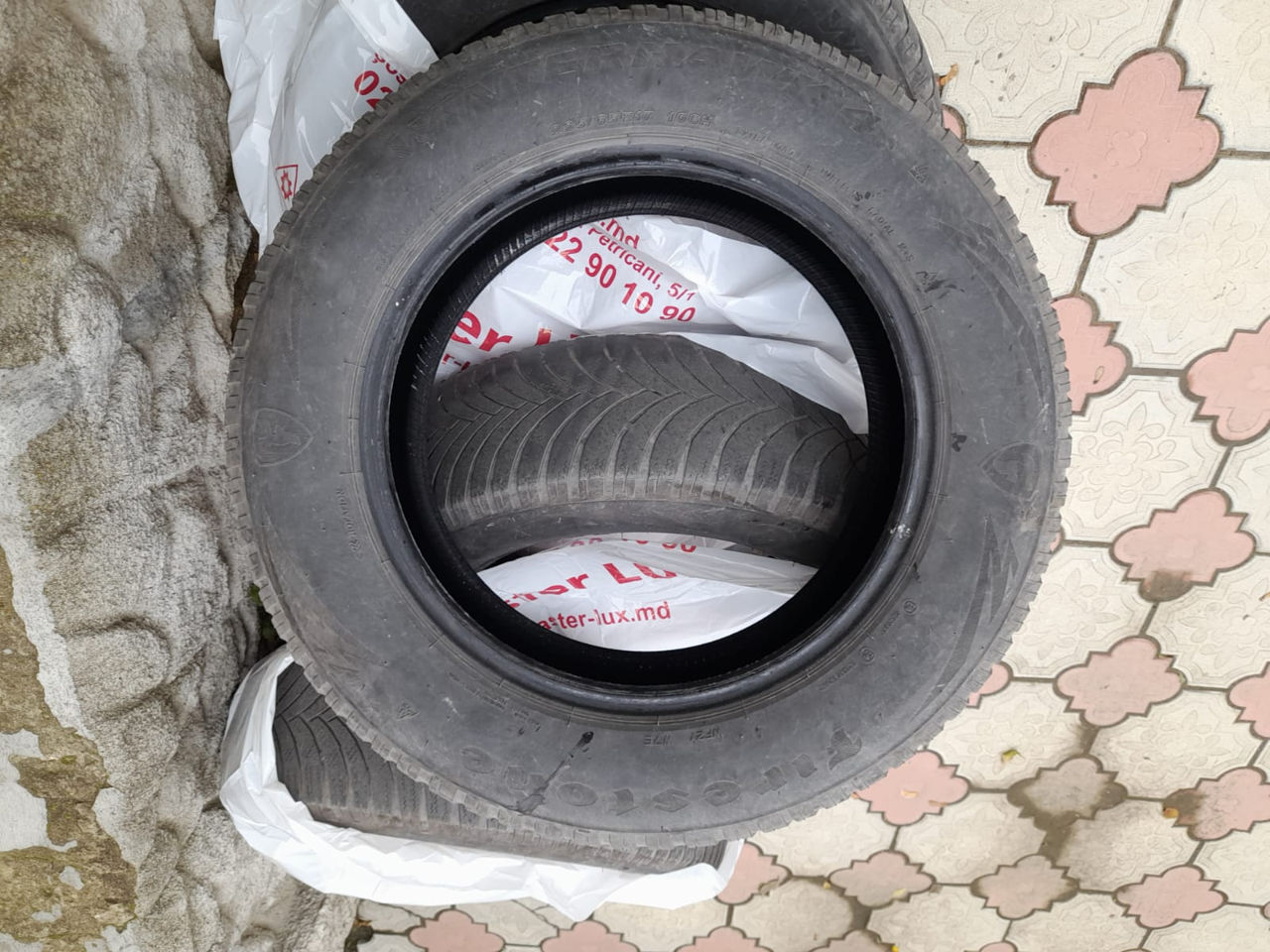 Vând anvelope in stare satisfăcătoare ,1000(petru toate 4 roți).anul 2020