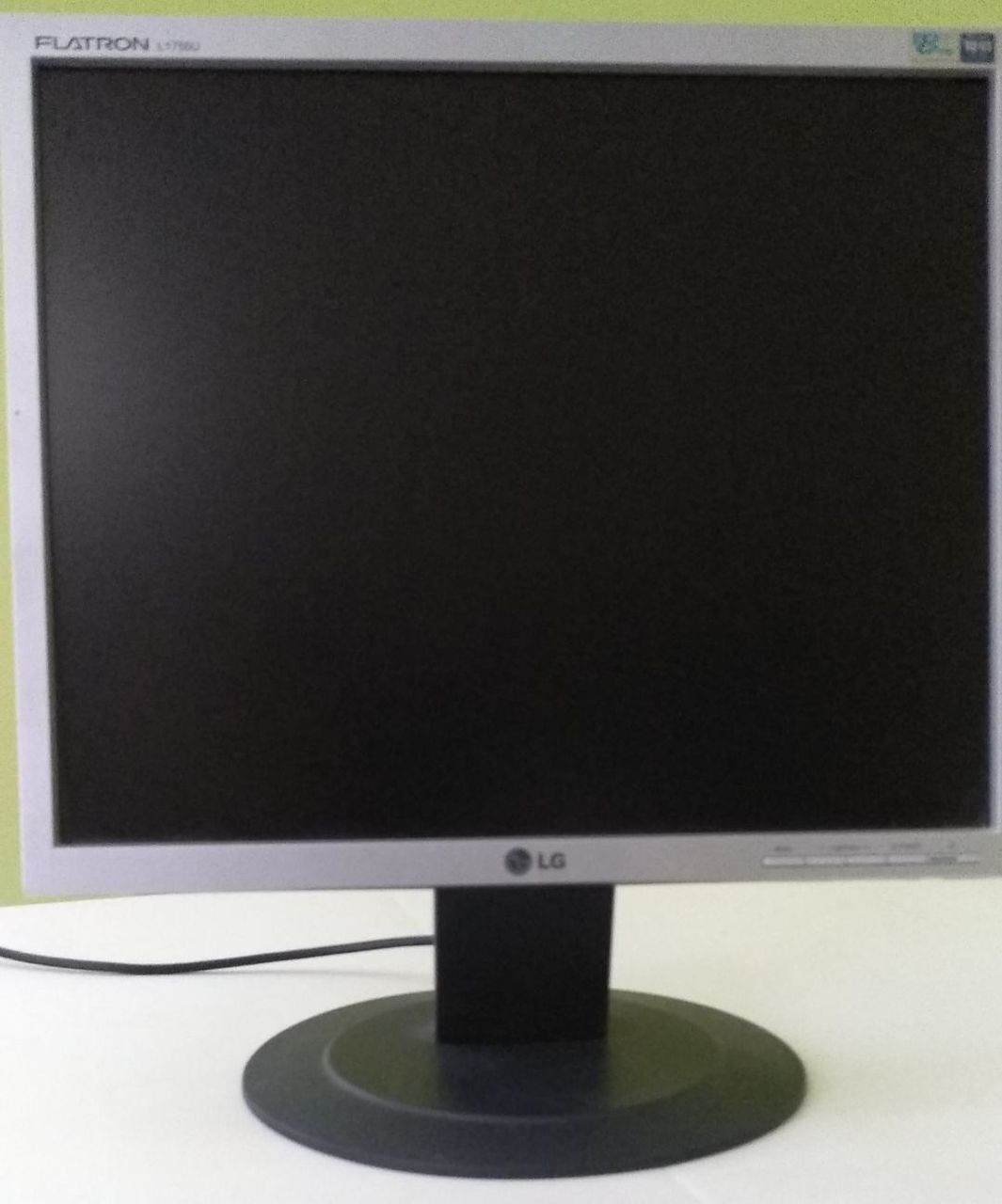 Vînd monitor LG Flatron L1750U