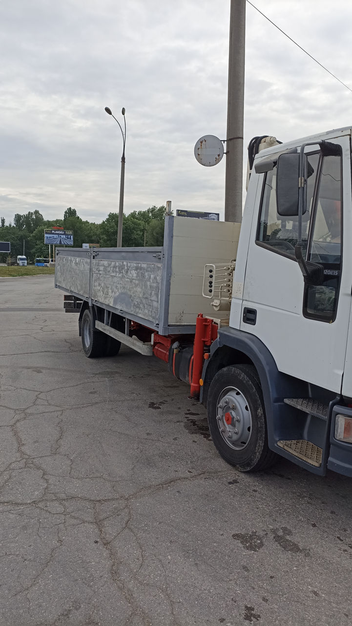 Transport de marfa cu manipulator