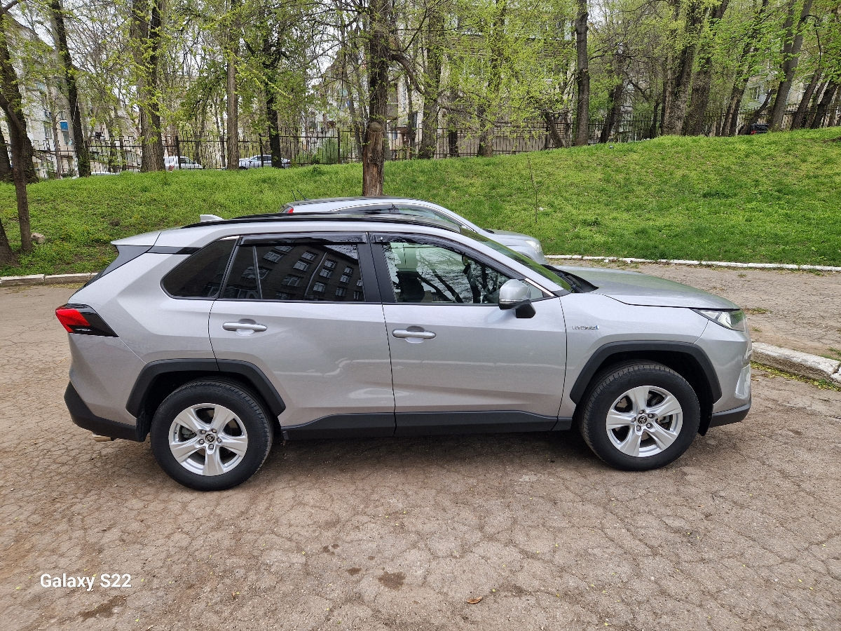 Toyota Rav 4 an. 2019 cu rulaj 105000 km, Hybrid, 24600