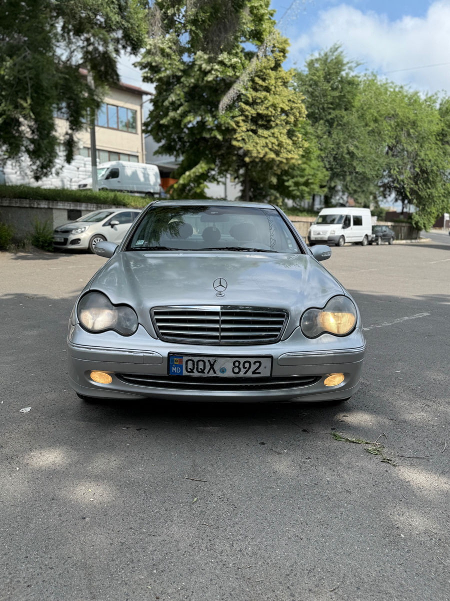 Mercedes C-Class an. 2001 cu rulaj 300000 km, Gaz / Benzină (propan ...