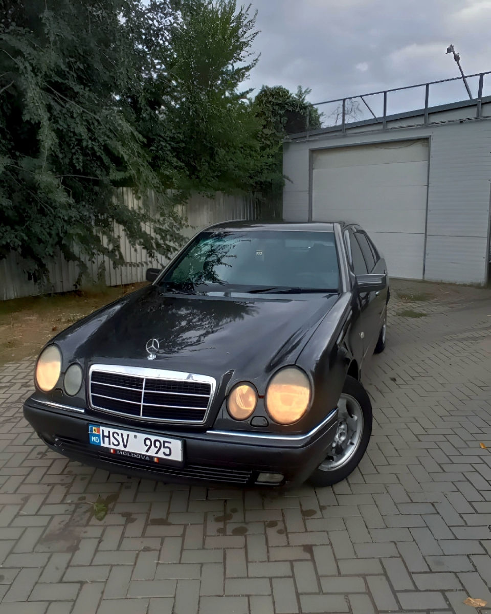 Mercedes E-Class an. 1996 cu rulaj 350000 km, Benzină, 2400