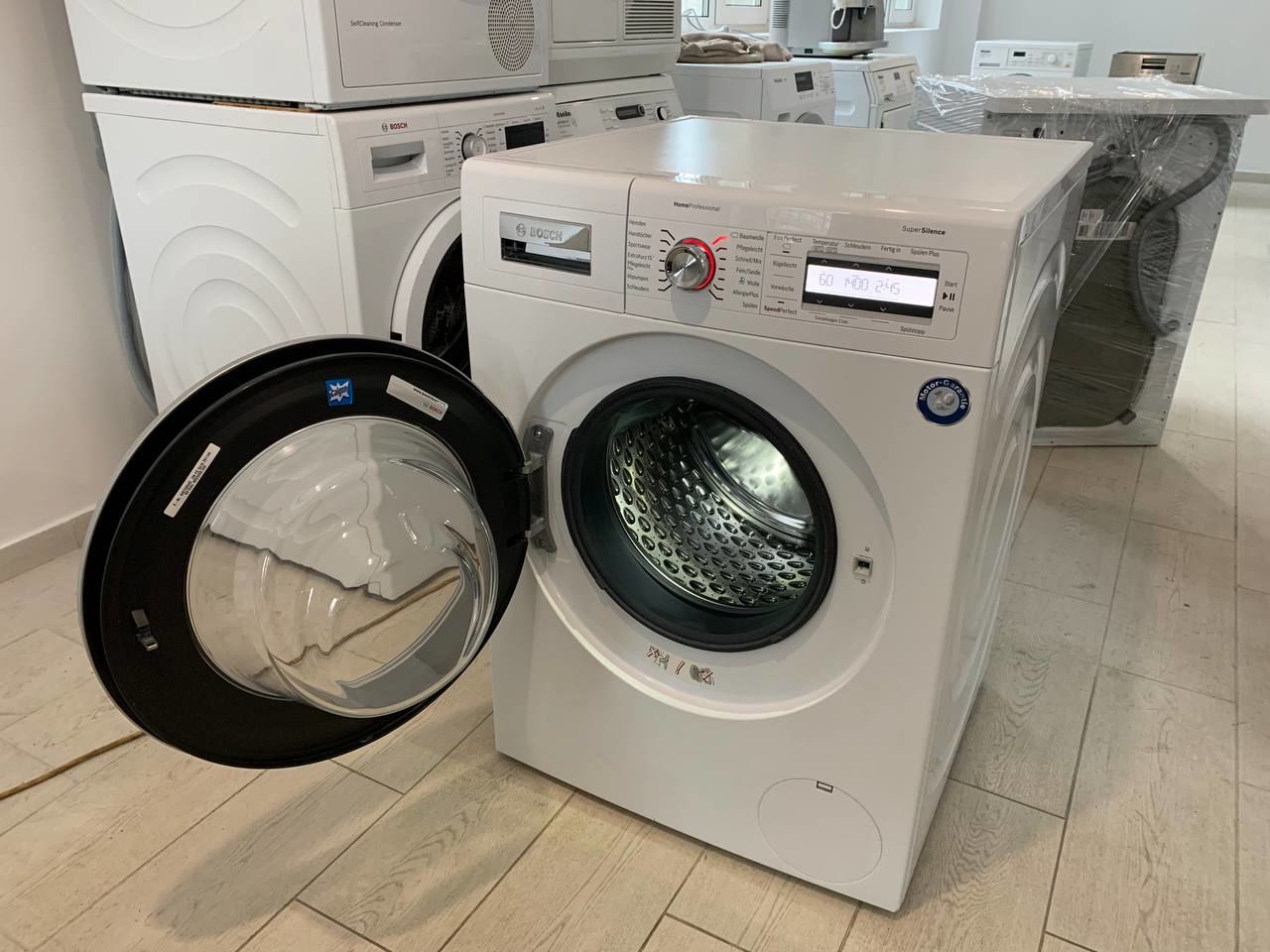 Немецкая стиральная машина Bosch HomeProfessional на 8 кг + подарок!