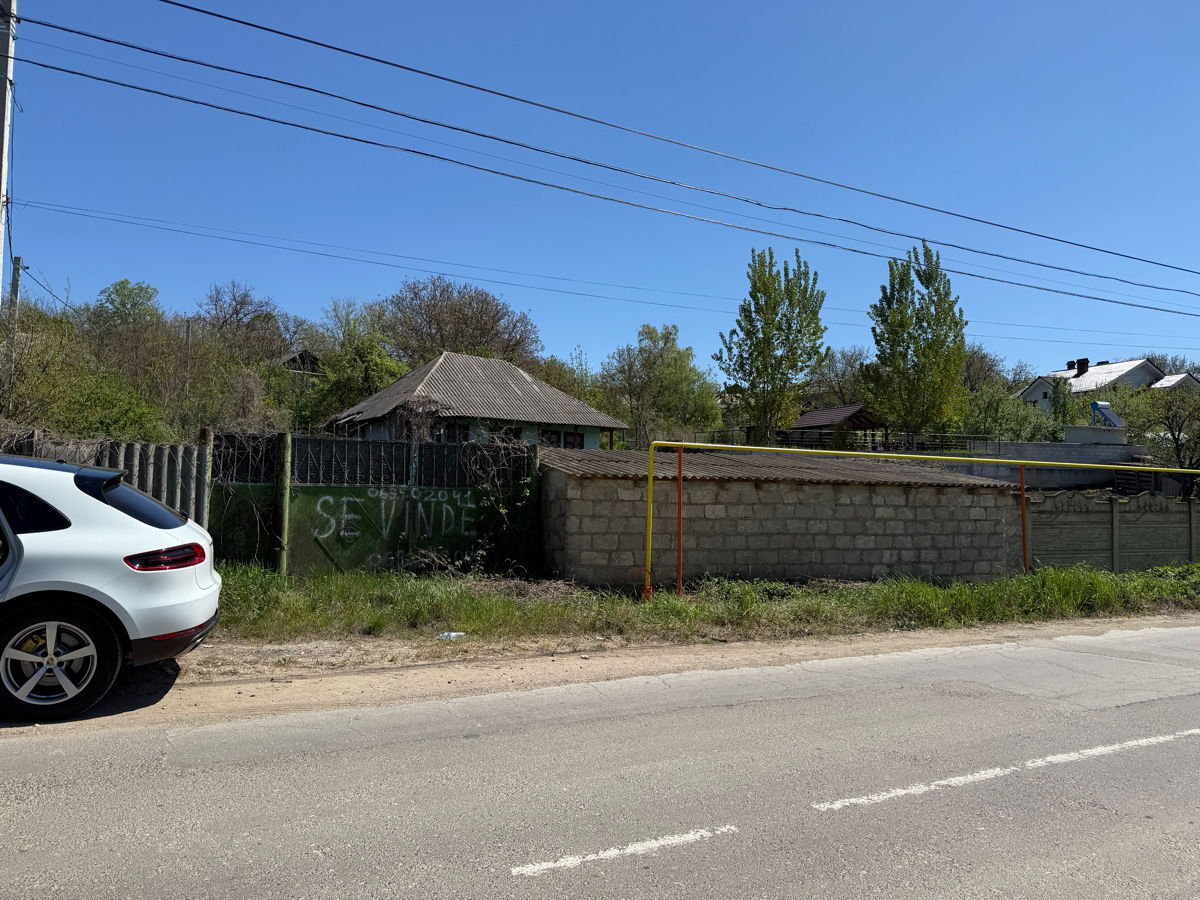 Lot de pamint cu casa s.Ulmu