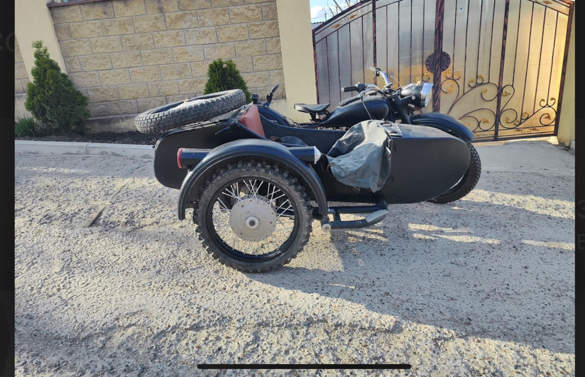 Днепр Mt 16 an. 1986 cu rulaj 10 km, 1800