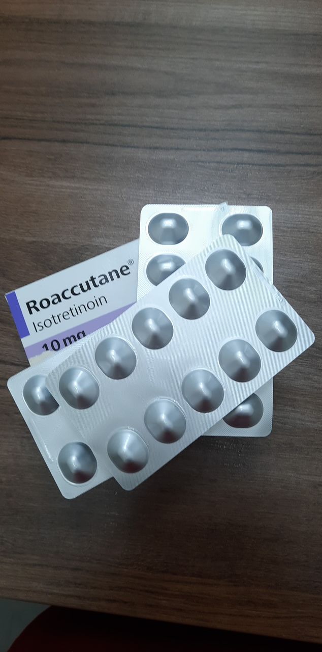 Roaccutane 10 mg - 200 lei