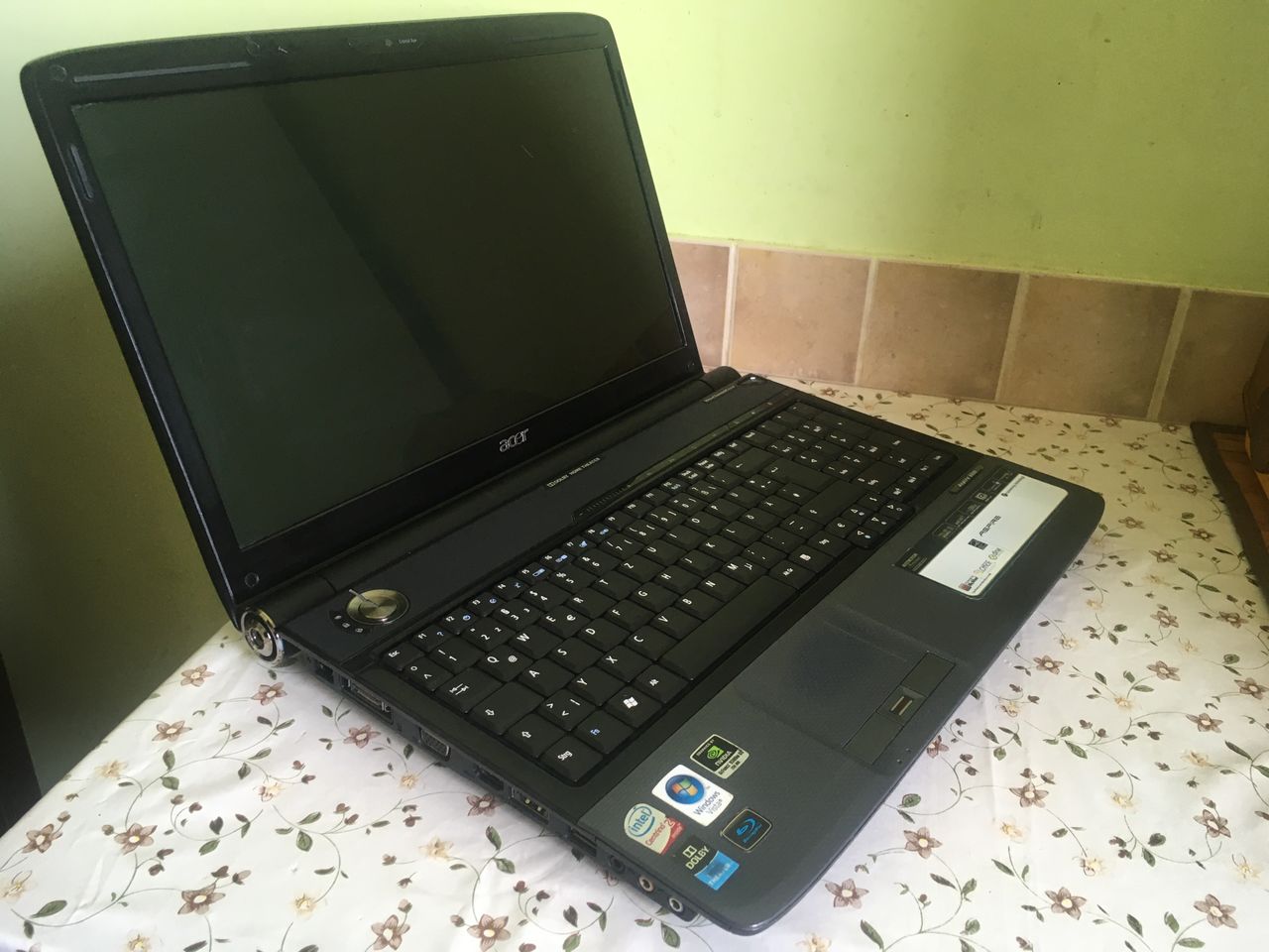 Acer Aspire 6930 G - на 16 по диагонали