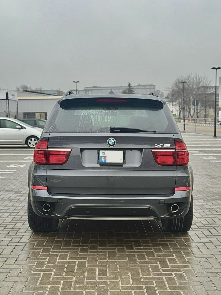 BMW X5 2012 г. с пробегом 255555 км, Бензин, 15555