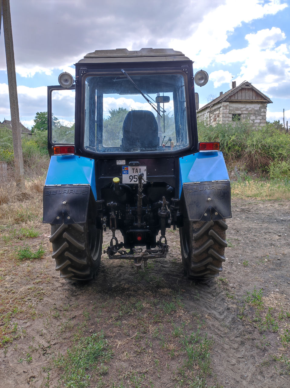 Se vinde tractor 2017