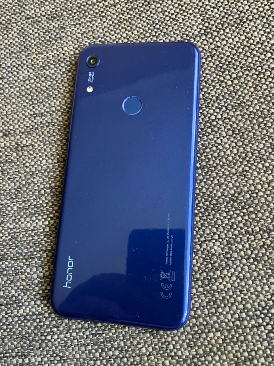 Продам Honor 8A 3/64Gb