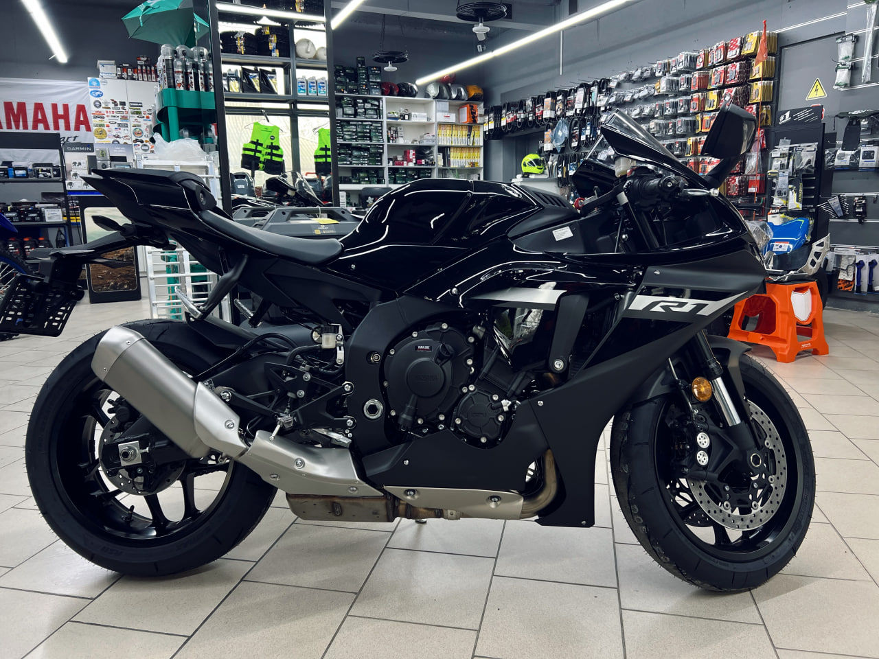 Yamaha R1