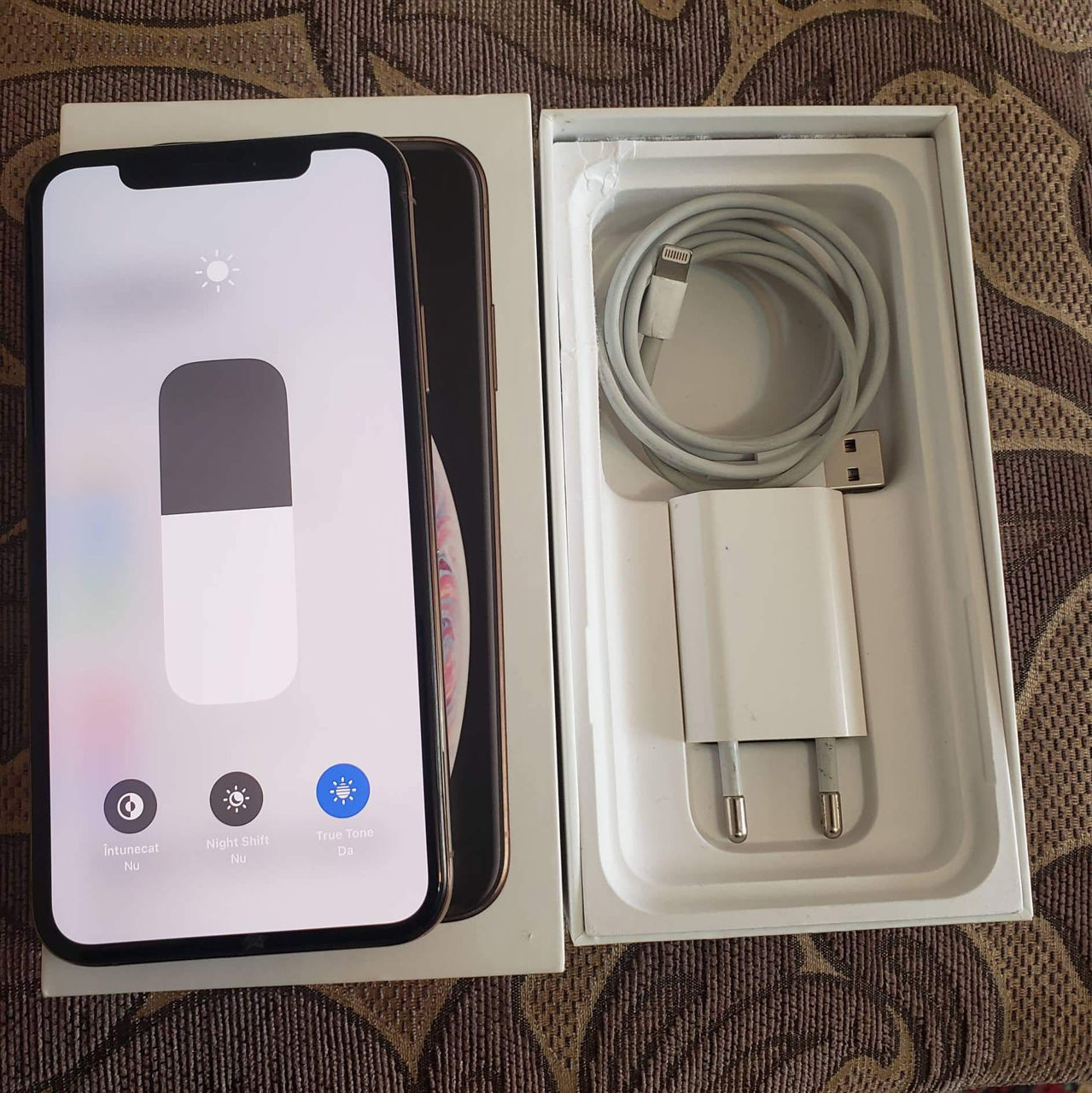 Vind iphone XS original gold