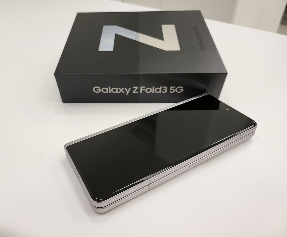 Samsung Z Fold 3