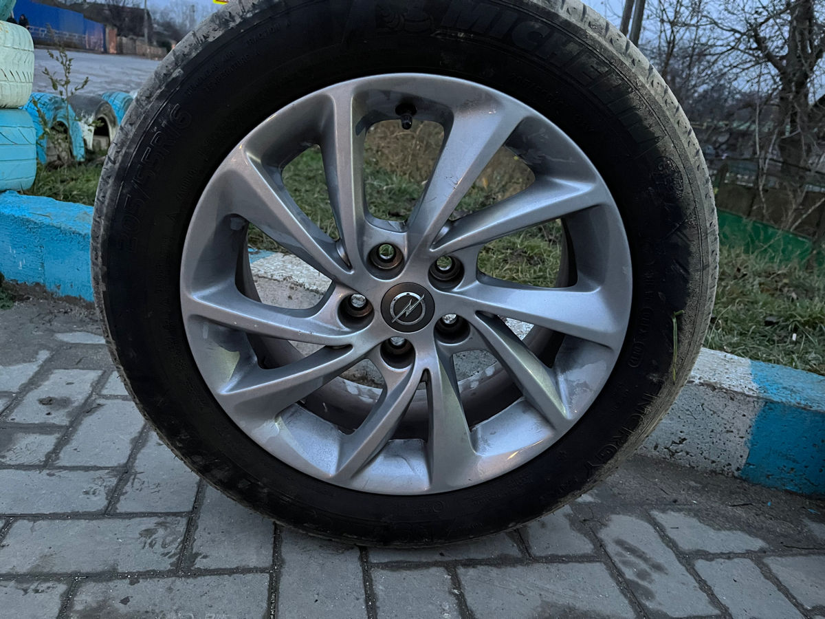 Диски с шинами Discuri cu anvelope