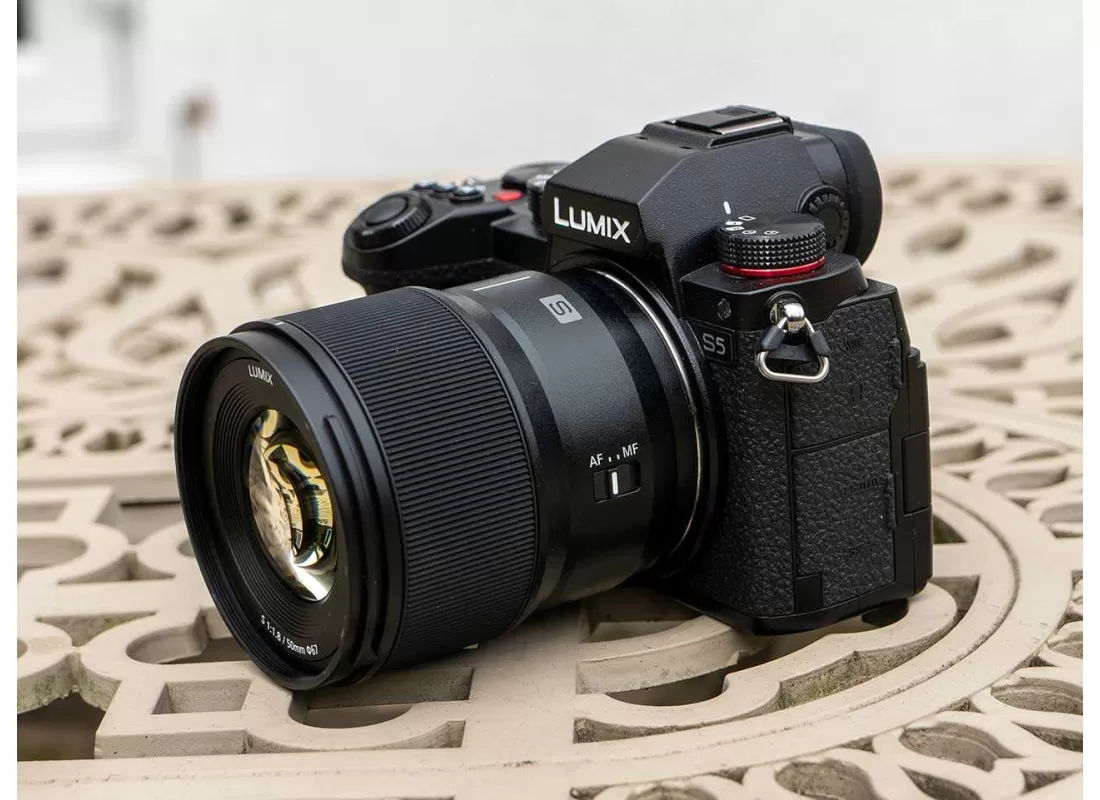 Panasonic Lumix S-S50 50mm F1.8 L-Mount Mirrorless Camera ...