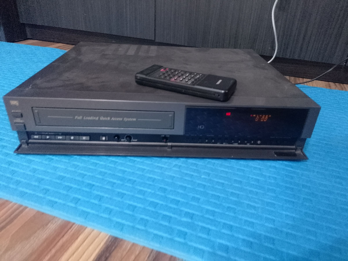 video magnetofon cu caseta Toshiba necesita profilaxie de schimbat ...