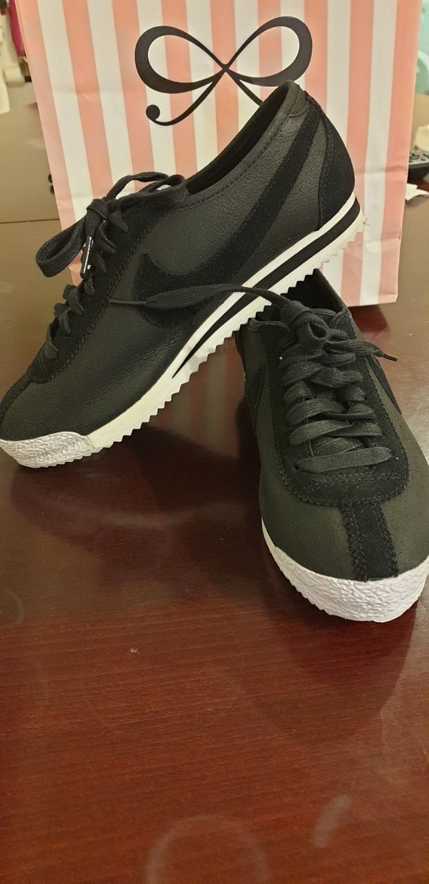 Nike noi mărimea 39 / 24,5 cm