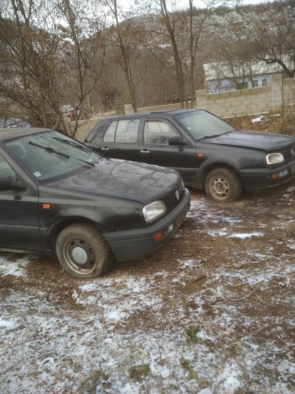 2 masini la pretu de 1500 una cu numere md alta cu numere straine