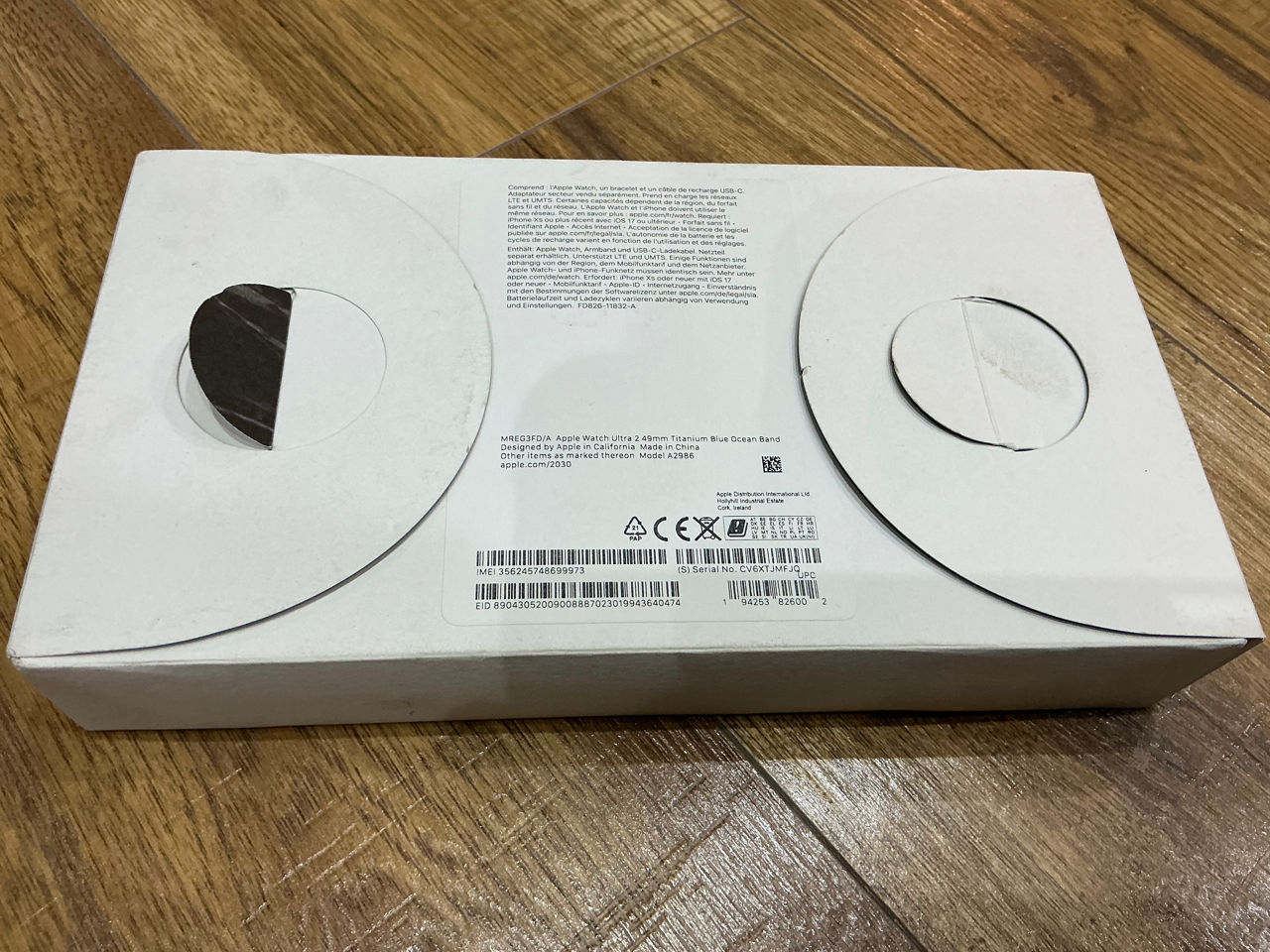 Apple Watch Ultra 2 49mm titanium blue Ocean Band