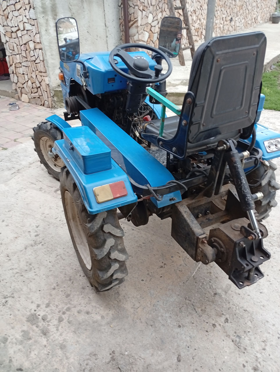 Vind mini tractor