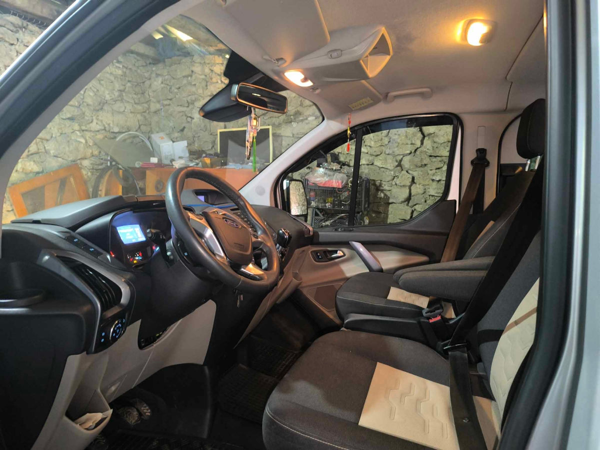 Ford Transit Custom an. 2013 cu rulaj 220000 km, Diesel, 11000
