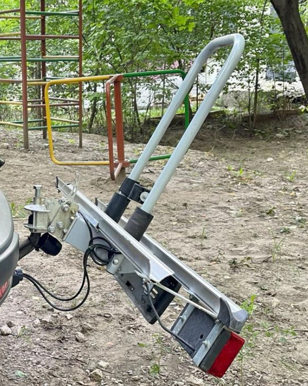 Багажник предназначен для двух велосипедов с крепление на фаркоп