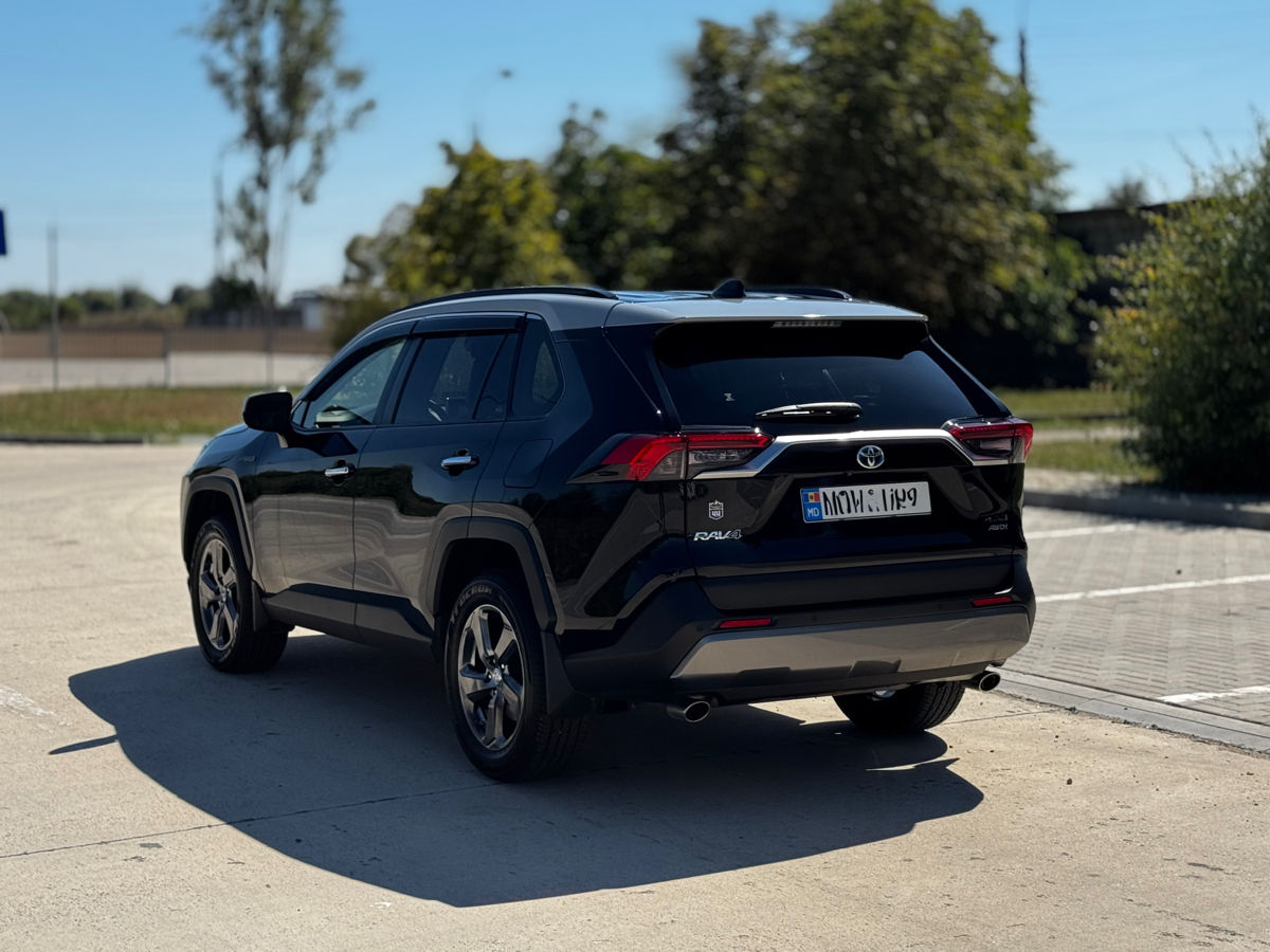 Toyota Rav 4 2020 г. с пробегом 185000 км, Гибрид, 24999
