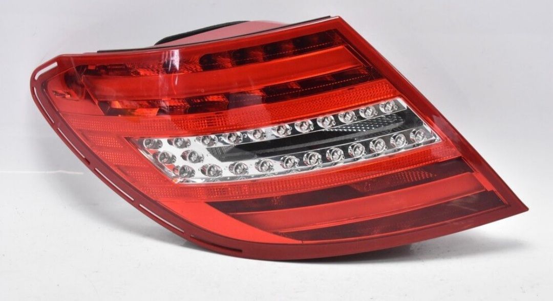 Фара задняя на W204 rest