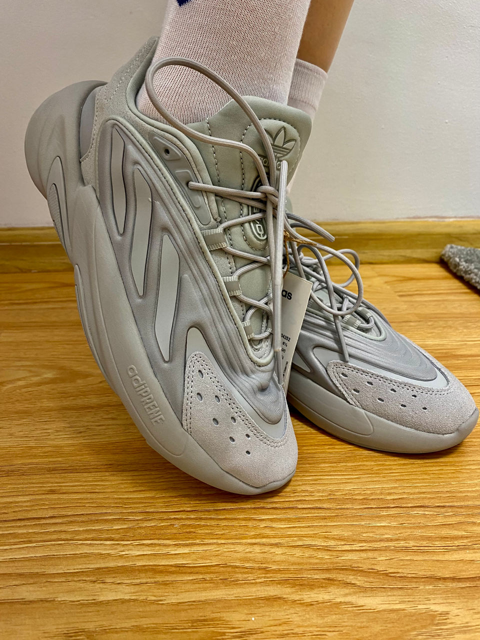 Adidași Adidas ozelia