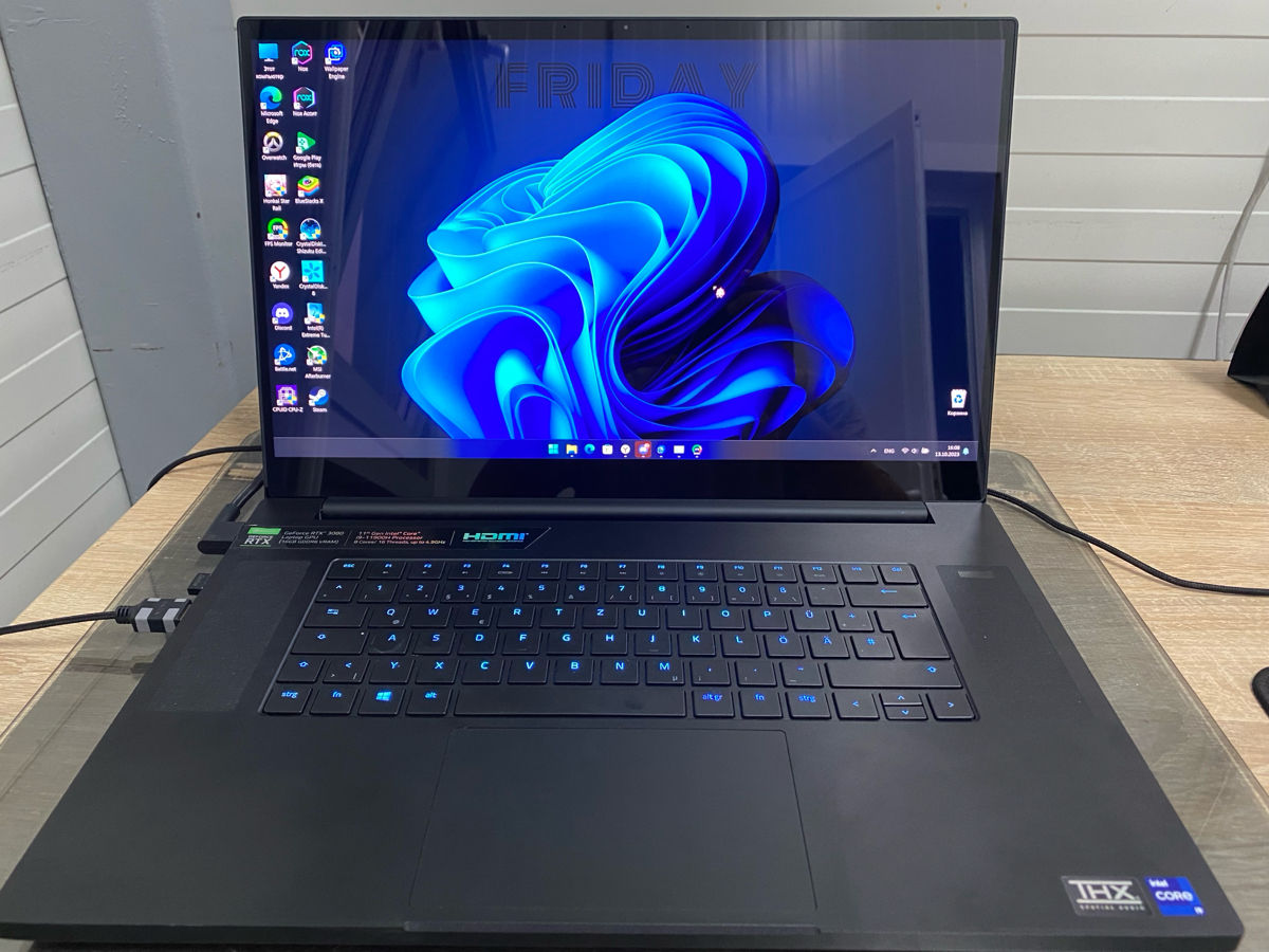 Razer Balde 17 (Mid-2021)