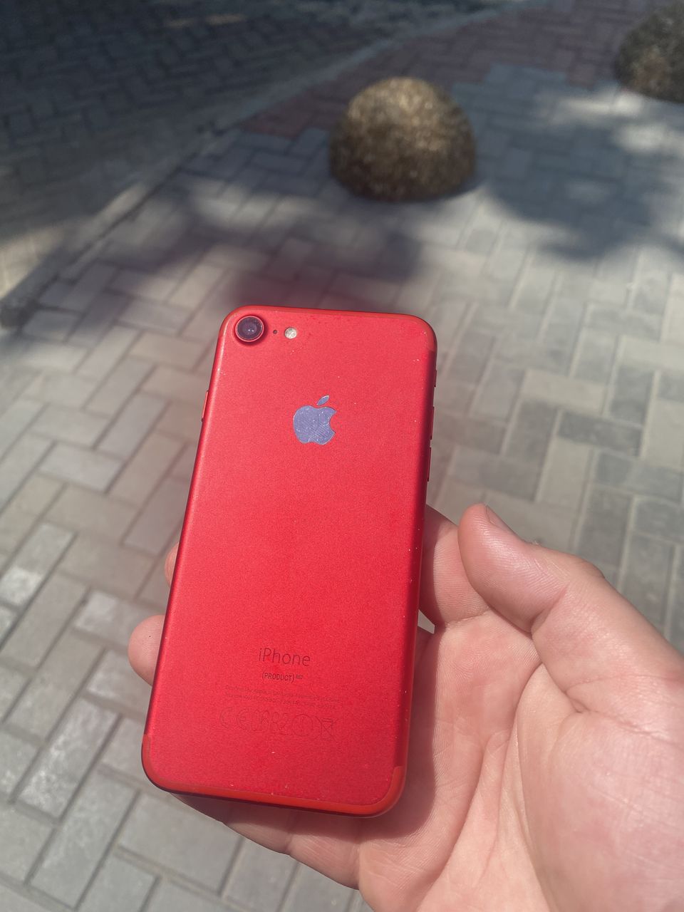 Iphone 7 red product