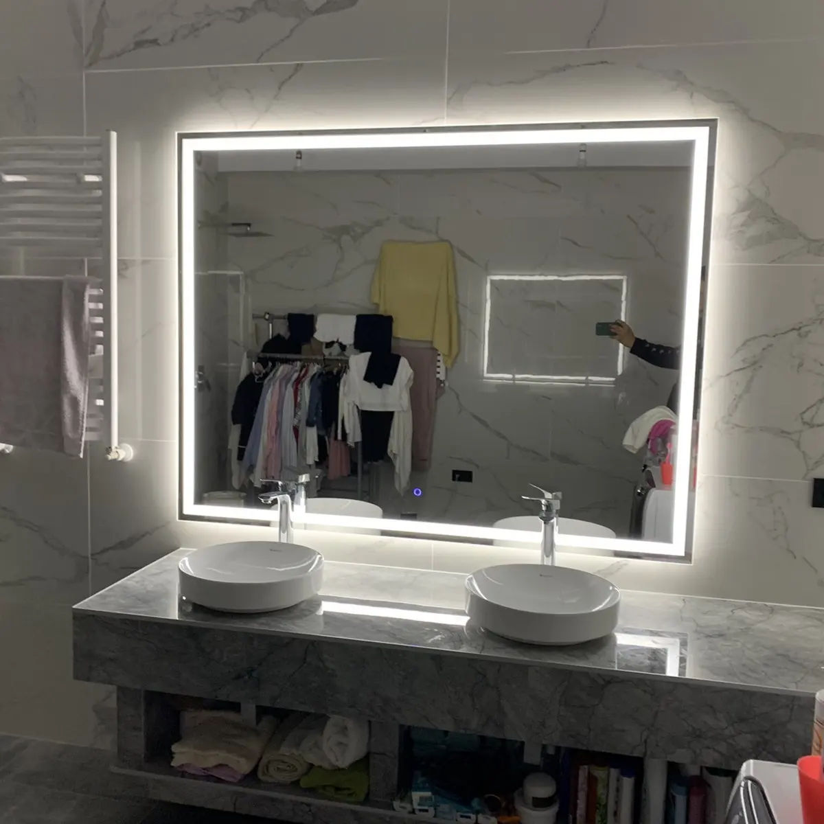 Oglinzi cu iluminare LED