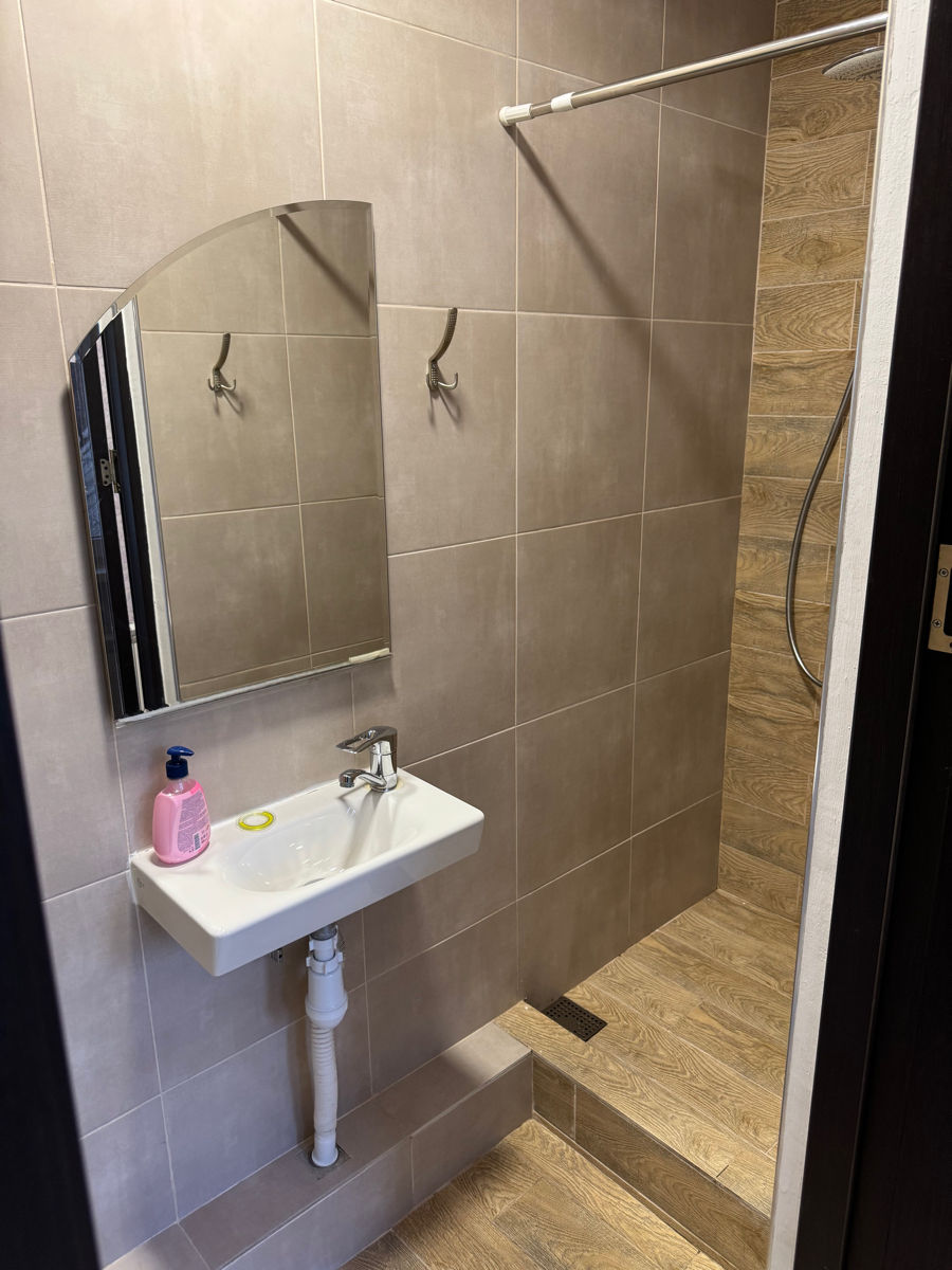 Vind casa in doua nivele + 0.46ha