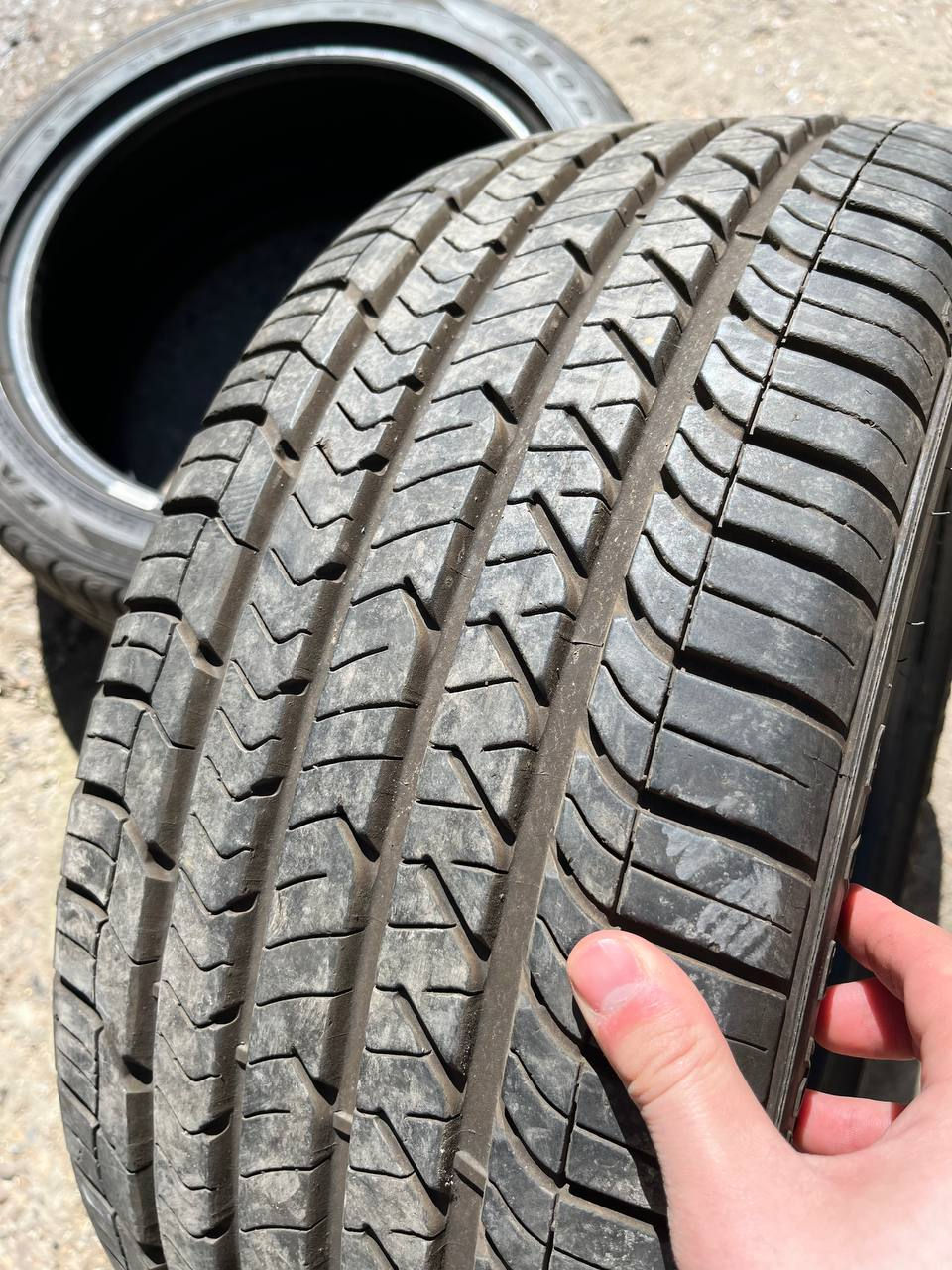 2 anvelope 235/45/R17 Goodyear Eagle sport