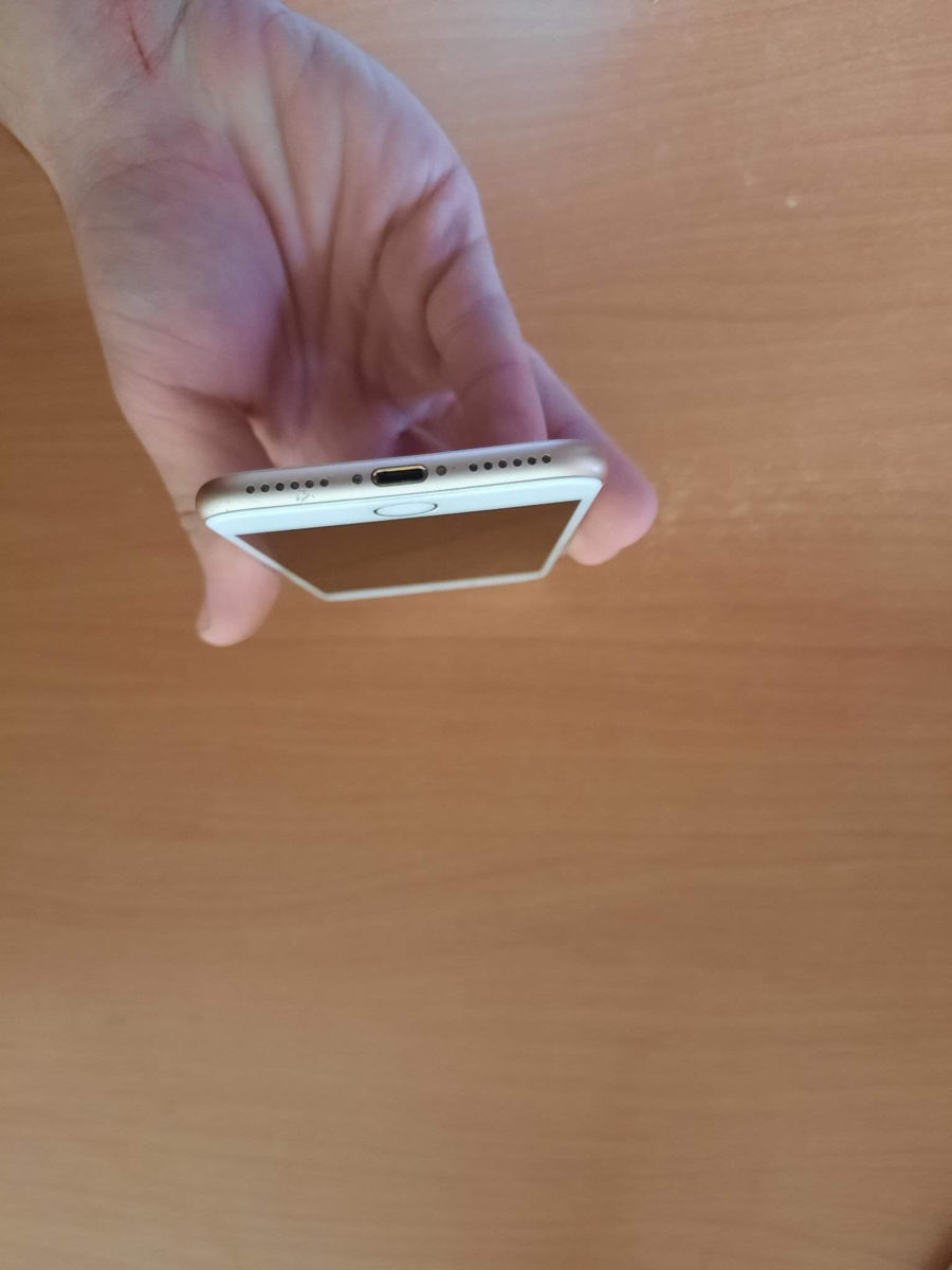 Vand iPhone 8