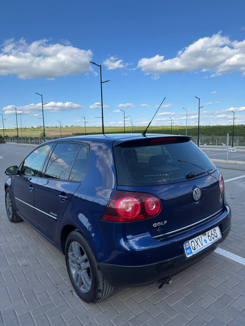 Volkswagen Golf an. 2008 cu rulaj 243000 km, Benzină, 4200