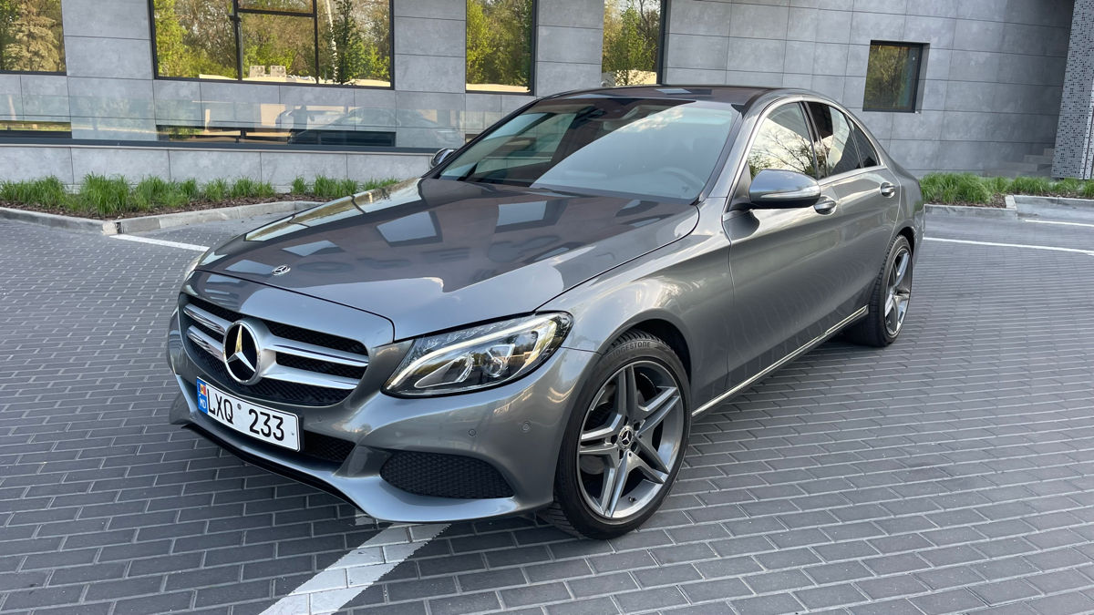 Mercedes C-Class an. 2019 cu rulaj 72100 km, Benzină, 22550