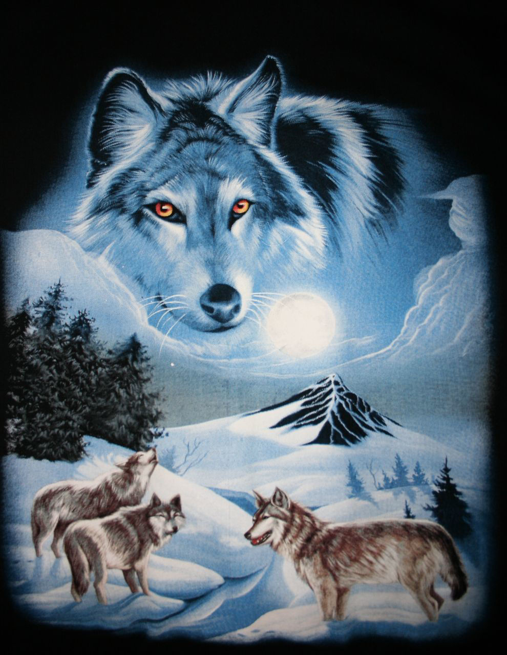 Продам черную, качественную футболку в стиле Three Wolf Moon