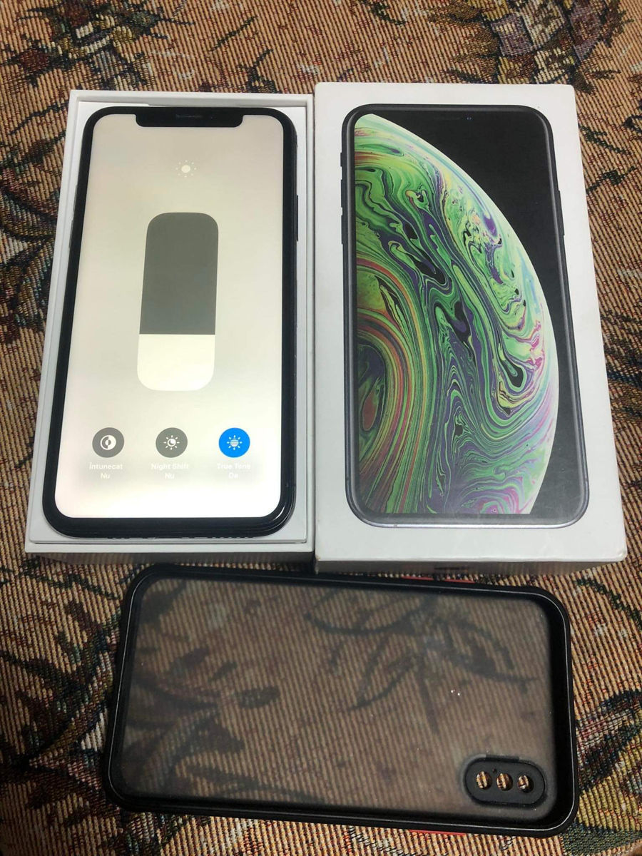 Vind iPhone XS 256 gb full complect la un preț bun