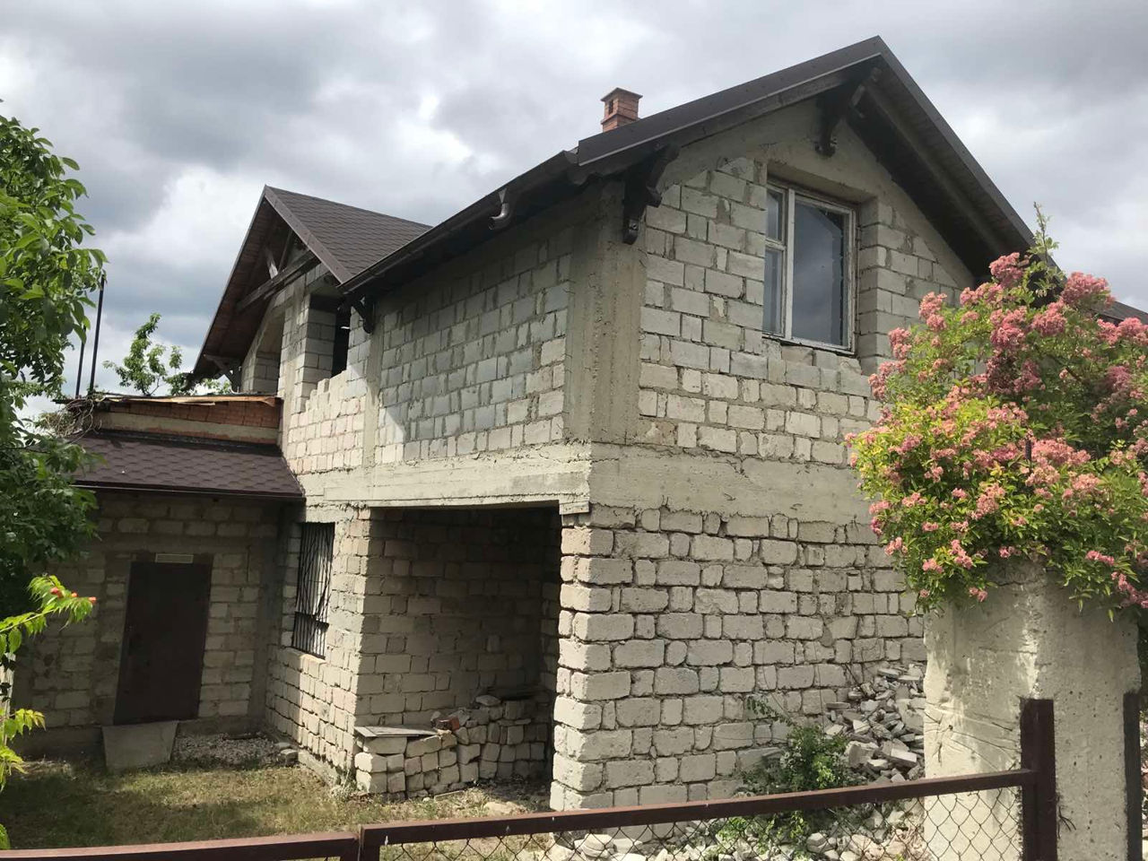 Casa (vila), Chisinau, or. Codru, Schinoasa, linga Kaufland Telecentru