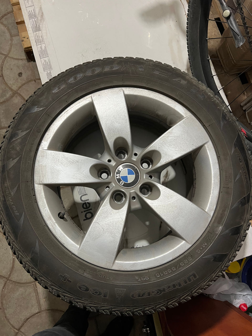 Jante BMW e60 225/55/r16 Goodyear UltraGrip iarna