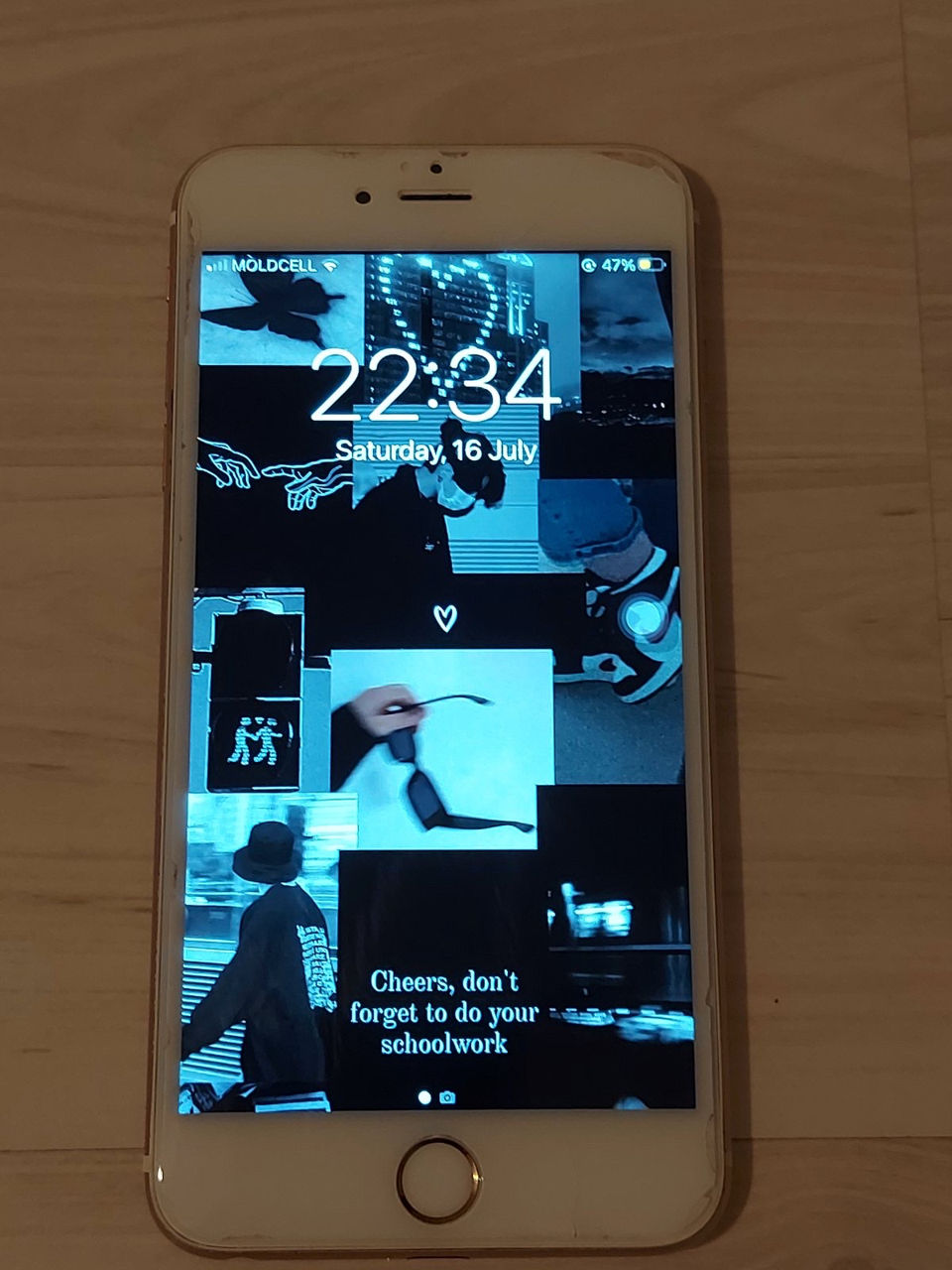 Vand iphone 6s plus sticla de pritecrie+incarcator+husa